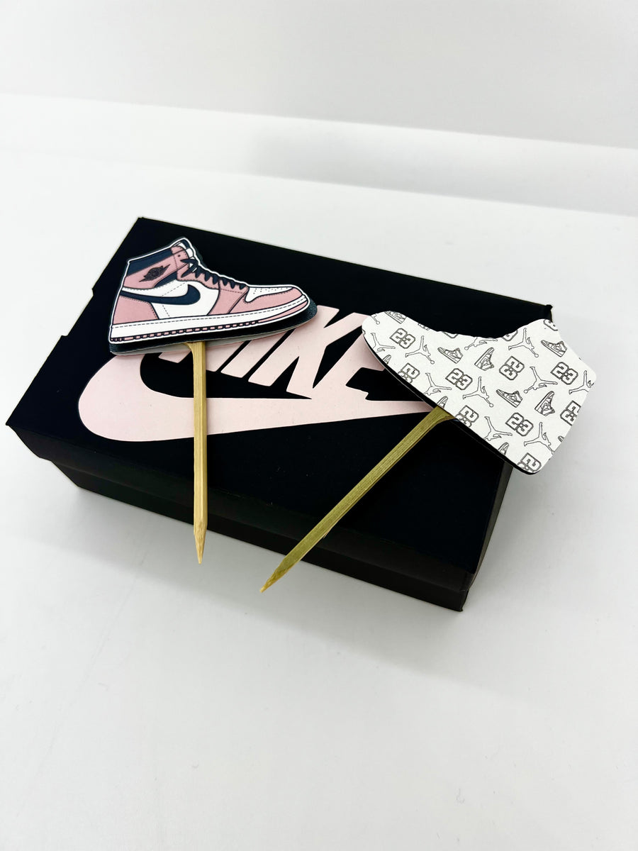 Ladies Jordan shoe cupcake topper, Jordan cake topper, Jordan cupcakes ...